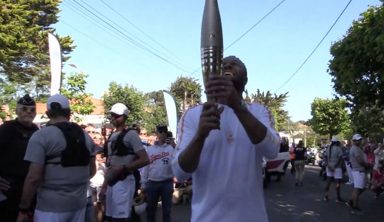 Tennis. JO - Paris 2024 - Tsonga a porté la flamme : «Pour moi, c'est important» - TennisActu